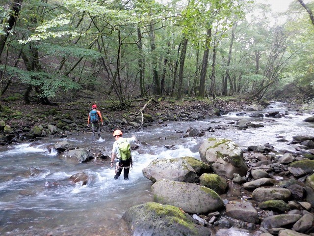 塩原・高原山 赤い岩とエメラルドブルーの釜が美しい赤川本谷 Stream Climbing in Akagawa, Nikkō ...