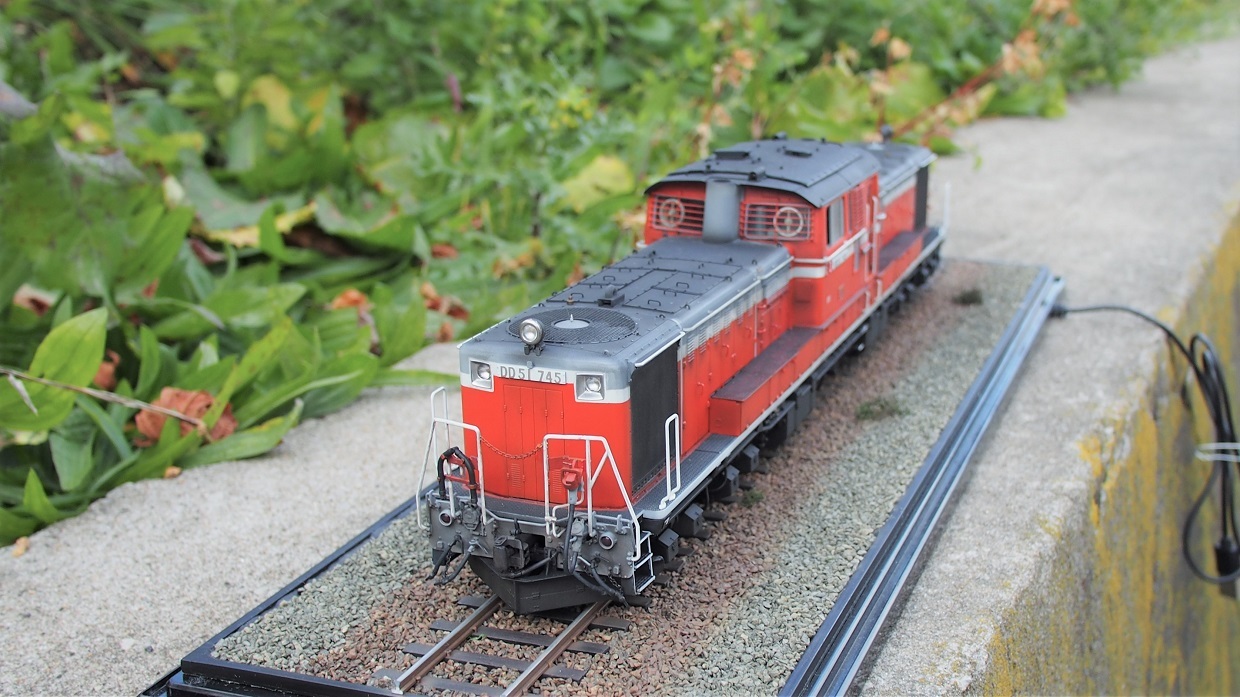 DD51-745号機（国鉄時代）を屋外で : アオシマ DD51 製作記