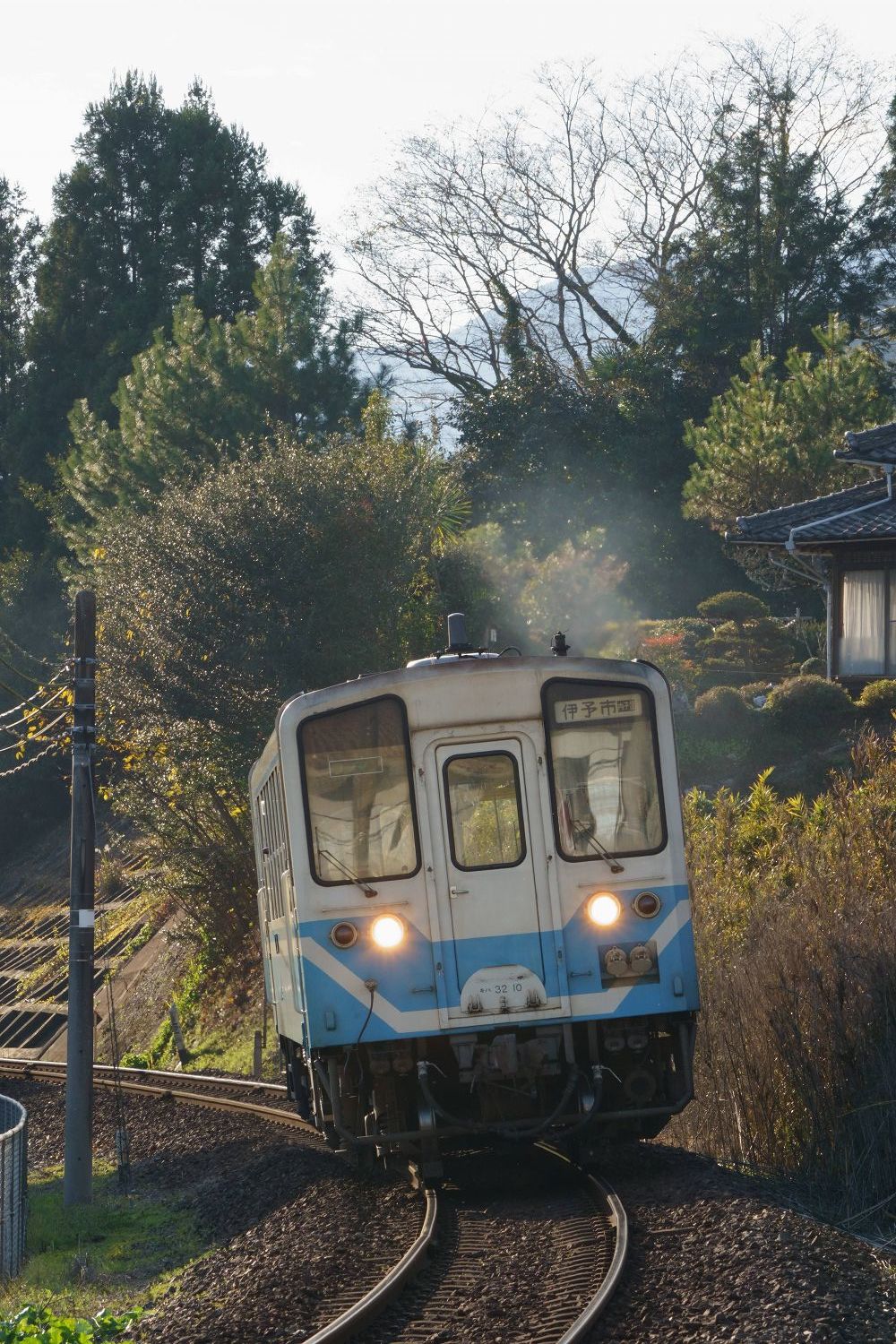 予讃線 上り4644D普通列車（伊予大洲駅→西大洲駅間） : 南風・しまんと・剣山 ちょこっと・・・