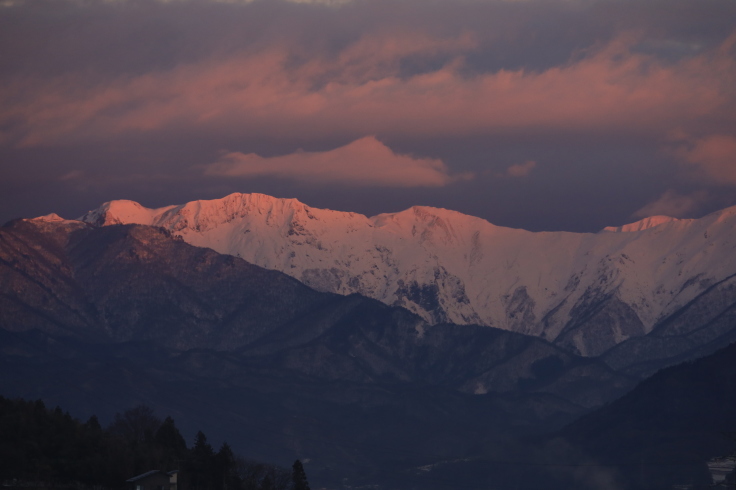 谷川岳モルゲンロート (2021/12/21撮影) : toshiさんのお気楽ブログ