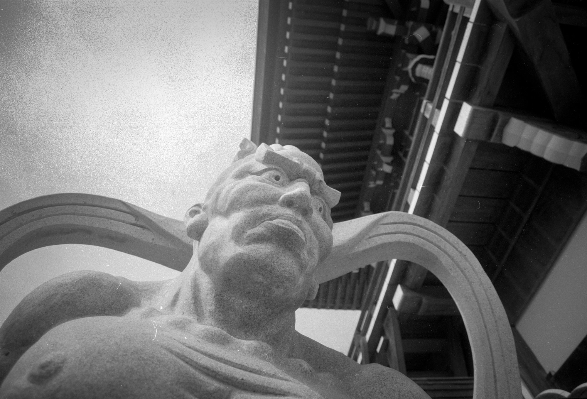 久しぶりにモノクロ現像するかなぁ！とぶらり : 写真機持って街歩き、クラシックカメラとレンズを伴に