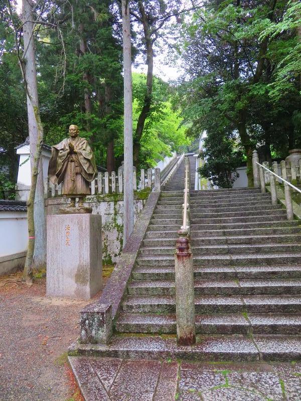 知恩院の原点「勢至堂と位牌堂の大仏頭」20220421 : ヒストリカル・シェア！（京都中心の四季・歴史・祭…）