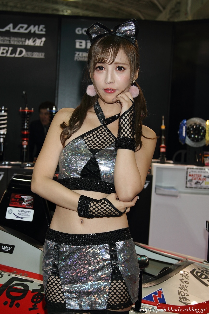 葵井えりか さん（FINALKONNEXION / +81LIKE Hellaflush ブース） : Peach Body