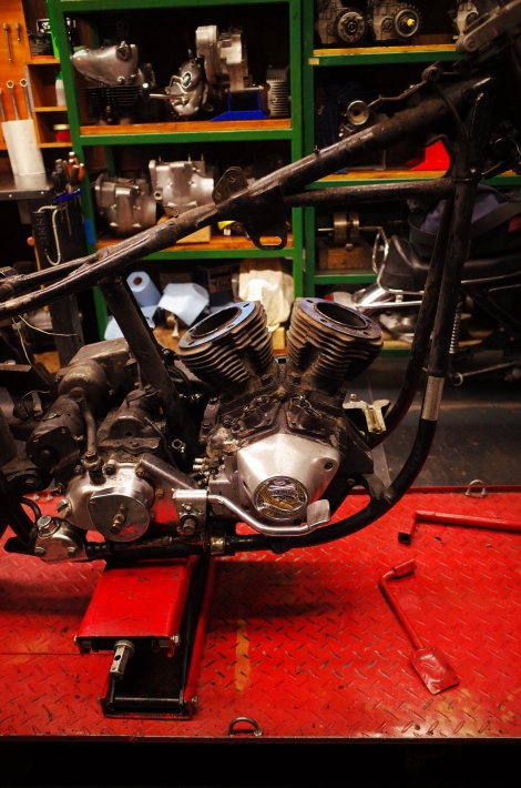 VMSで自分のバイクを自分で直す ～日曜日の授業風景～ : Vintage motorcycle study